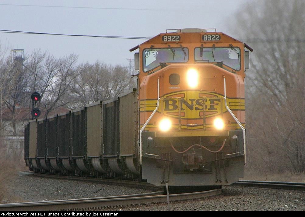 BNSF 8922